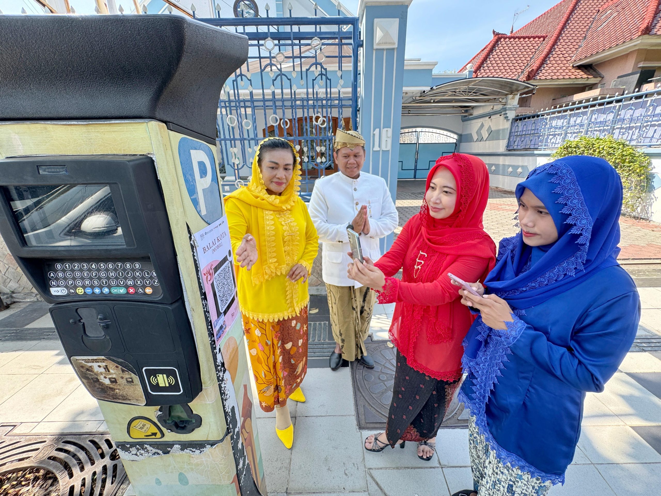 Tarif Parkir hingga Naik Suroboyo Bus dan Feeder Wira Wiri Cukup Bayar ...