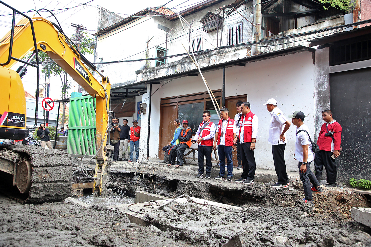 Sidak Proyek Box Culvert Jalan Kapasari I Surabaya, Wali Kota Eri Tegur ...