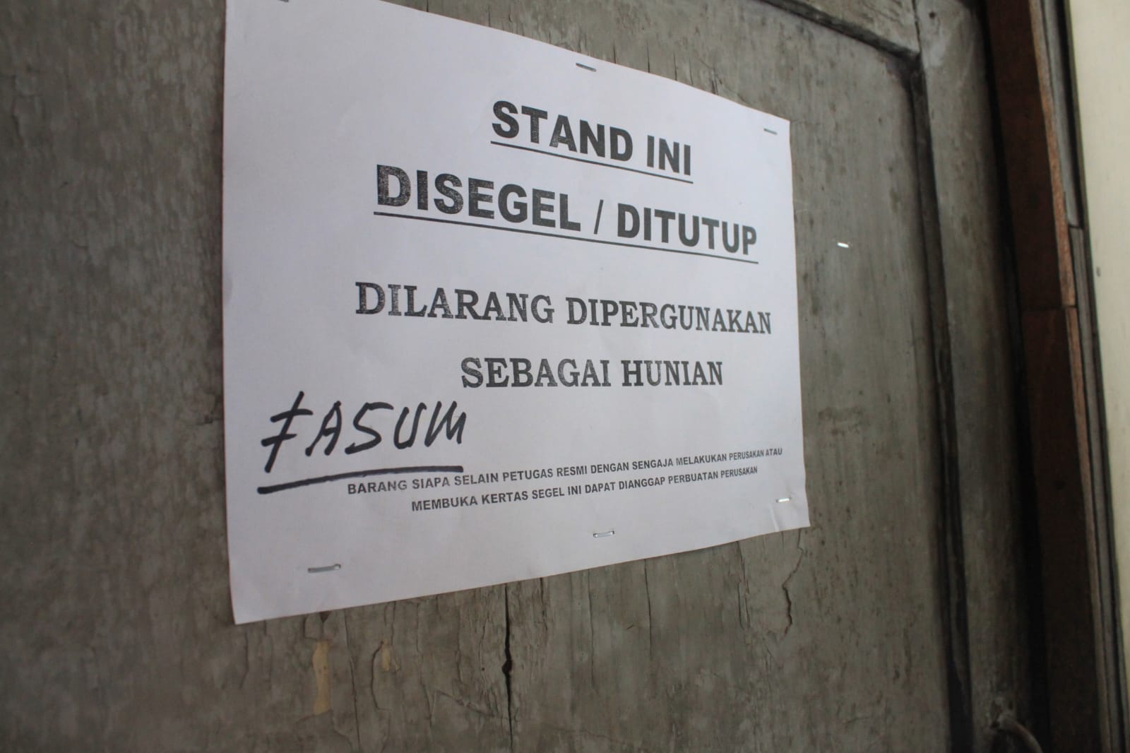 53 Stan yang Berubah Jadi Hunian di Pasar Bendul Merisi Disegel ...